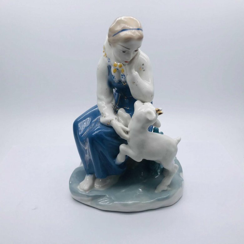 Винтажная статуэтка Аленушка с козленком лзфи СССР – купить в Санкт ...