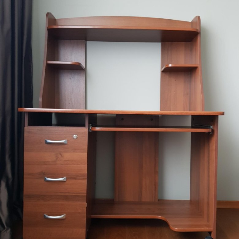 Стол компьютерный – купить в Серпухове, цена 3 000 руб., истекает ...