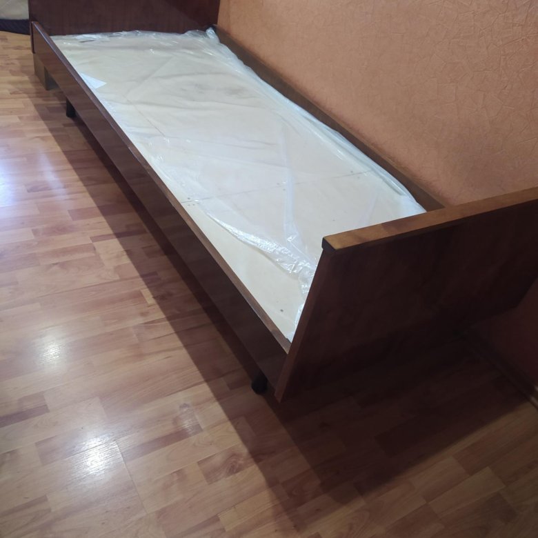 Кровать односпальная б/у – купить в Вологде, цена 2 000 руб., дата ...