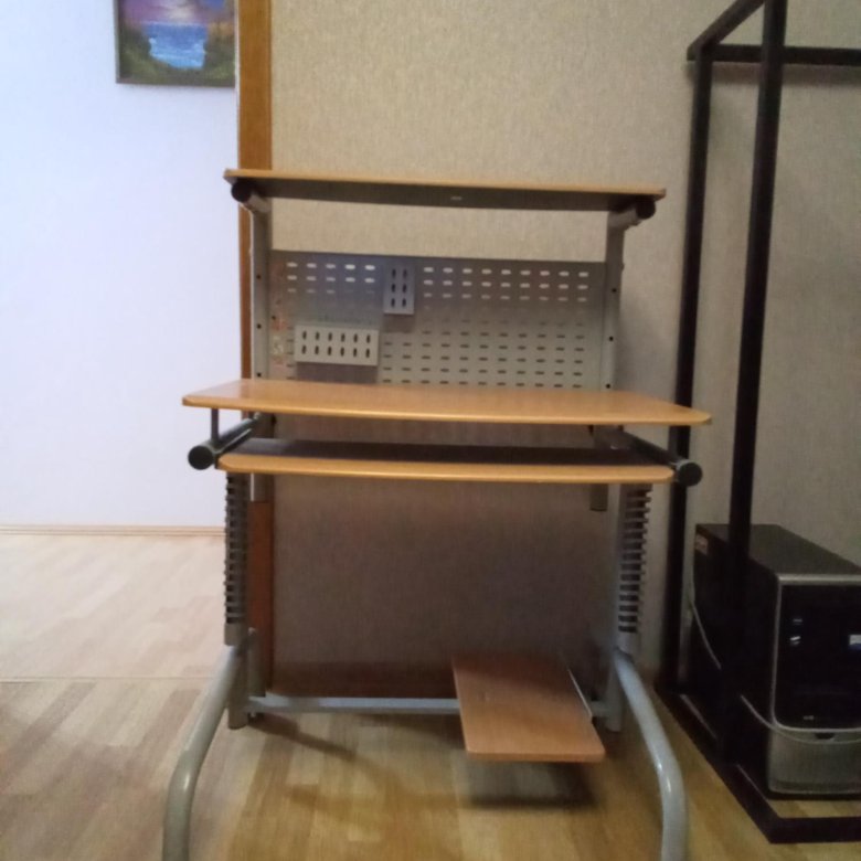 Компьютерный стол – купить в Уфе, цена 2 900 руб., дата размещения: 16. ...