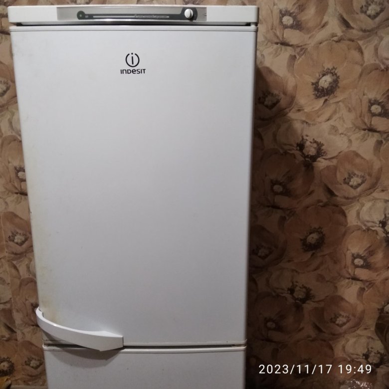 Холодильник – купить в Балаково, цена 4 500 руб., продано 14 апреля ...