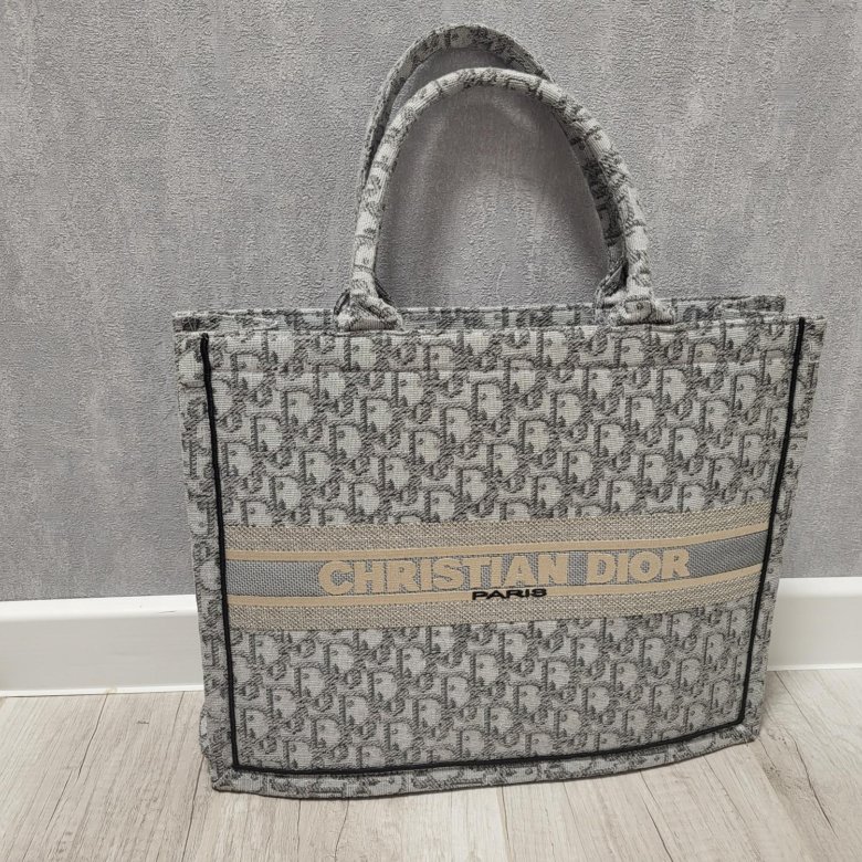 Сумка Christian Dior – купить в Москве, цена 2 500 руб., истекает ...