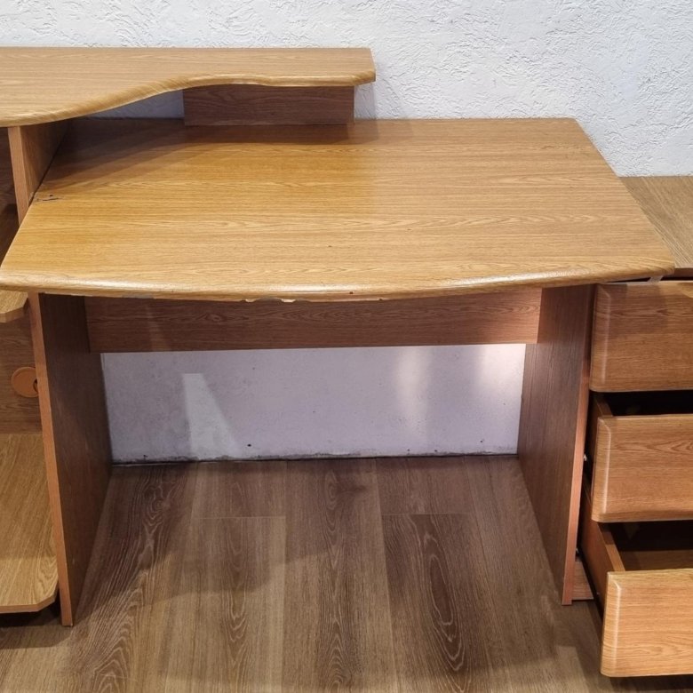 Стол компьютерный – купить в Хабаровске, цена 2 500 руб., дата ...