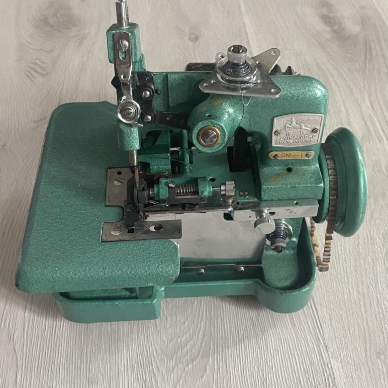 Оверлок – купить в Ленске, цена 1 000 руб., дата размещения: 23.07.2024 ...