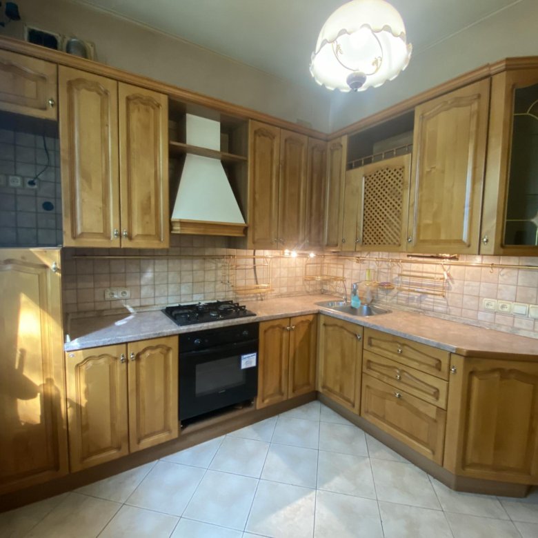 Кухонный гарнитур б/у с техникой – купить в Москве, цена 28 000 руб ...