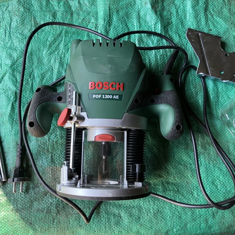 Вертикальная фрезерная машина Bosch POF 1200 AE – купить в Комсомольске ...