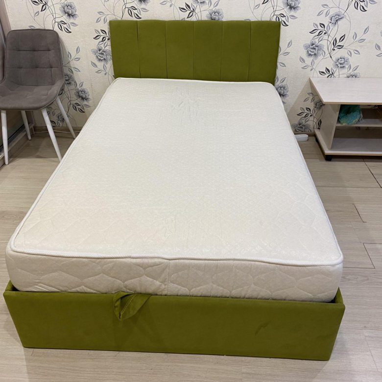 Кровать с матрасом 120/200 – купить в Томилино, цена 10 000 руб., дата ...