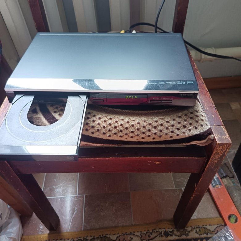 DVD проигрыватель, TV приставка и микрофон – купить в Трудовом, цена ...